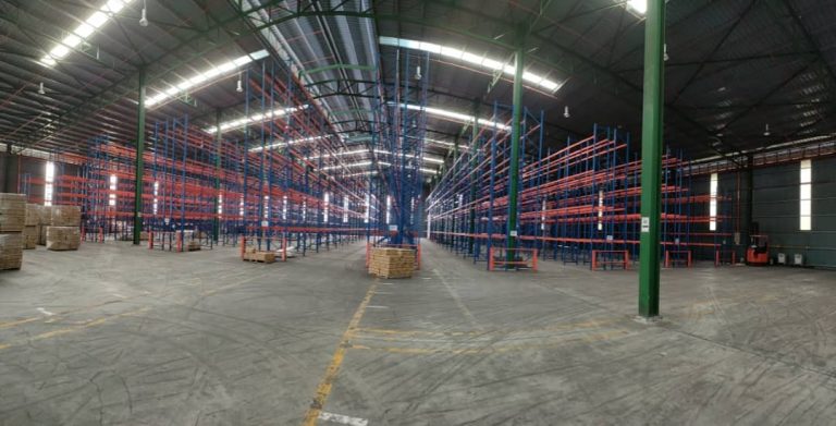 Pasir Gudang Warehouse with 4 units Loading Bay and Dock Leveler ...